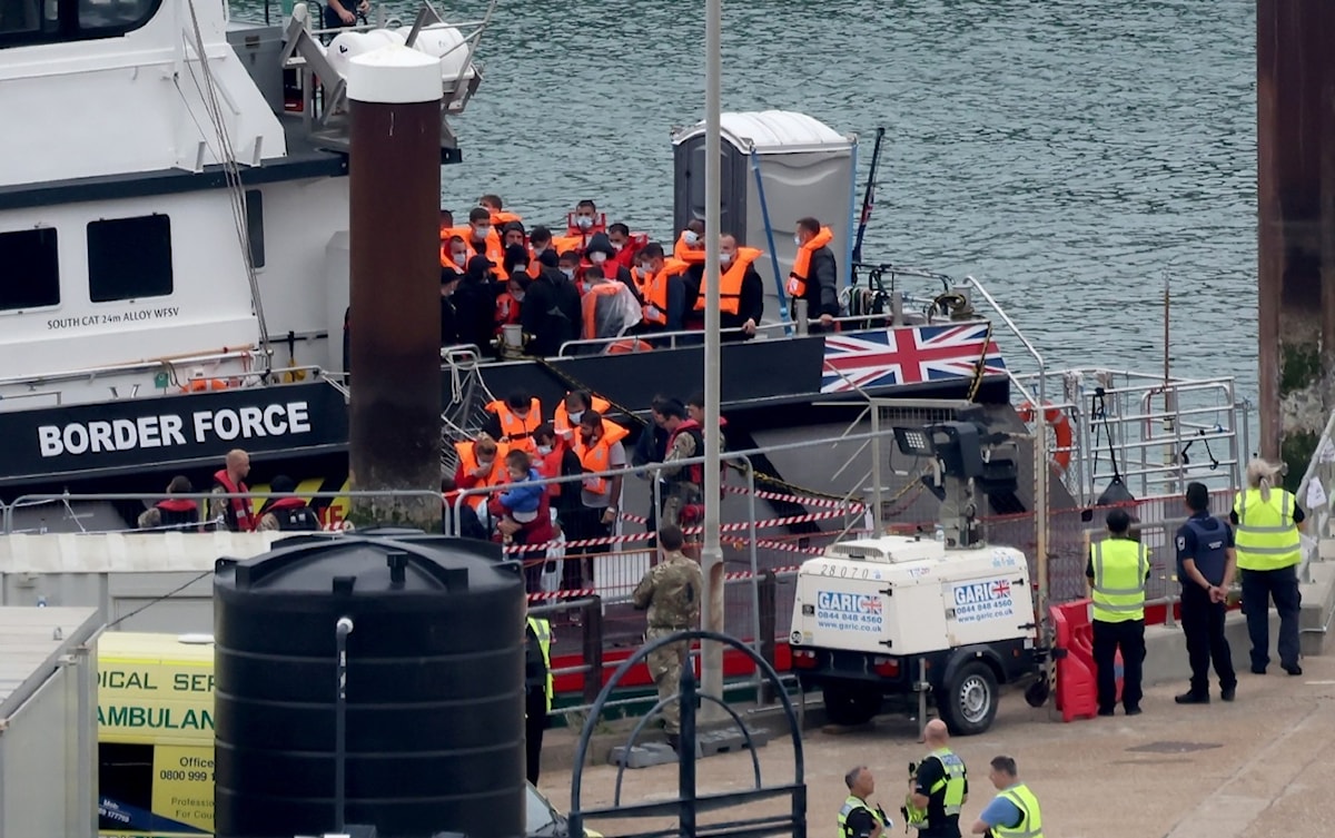 بريطانيا تبرم اتفاقاً مع أنغولا وناميبيا لإعادة المهاجرين