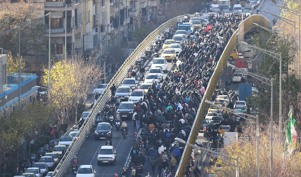 الرئيس الإيراني: للاستماع إلى «المطالب المشروعة» للمتظاهرين