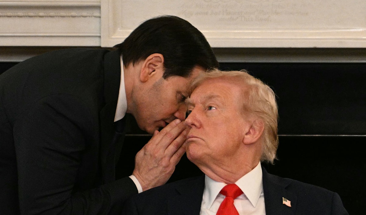 ترامب يعلن تدمير مرسى للسفن في فنزويلا