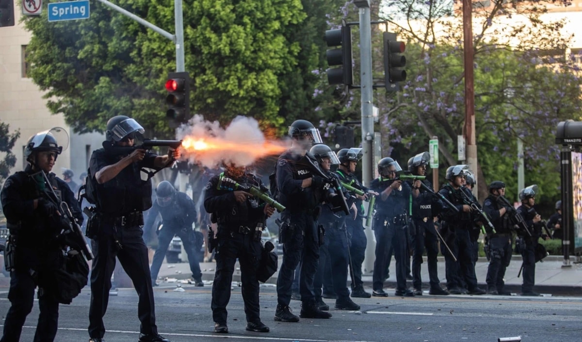 ترامب يعلن سحب الحرس الوطني من ثلاث مدن أميركية